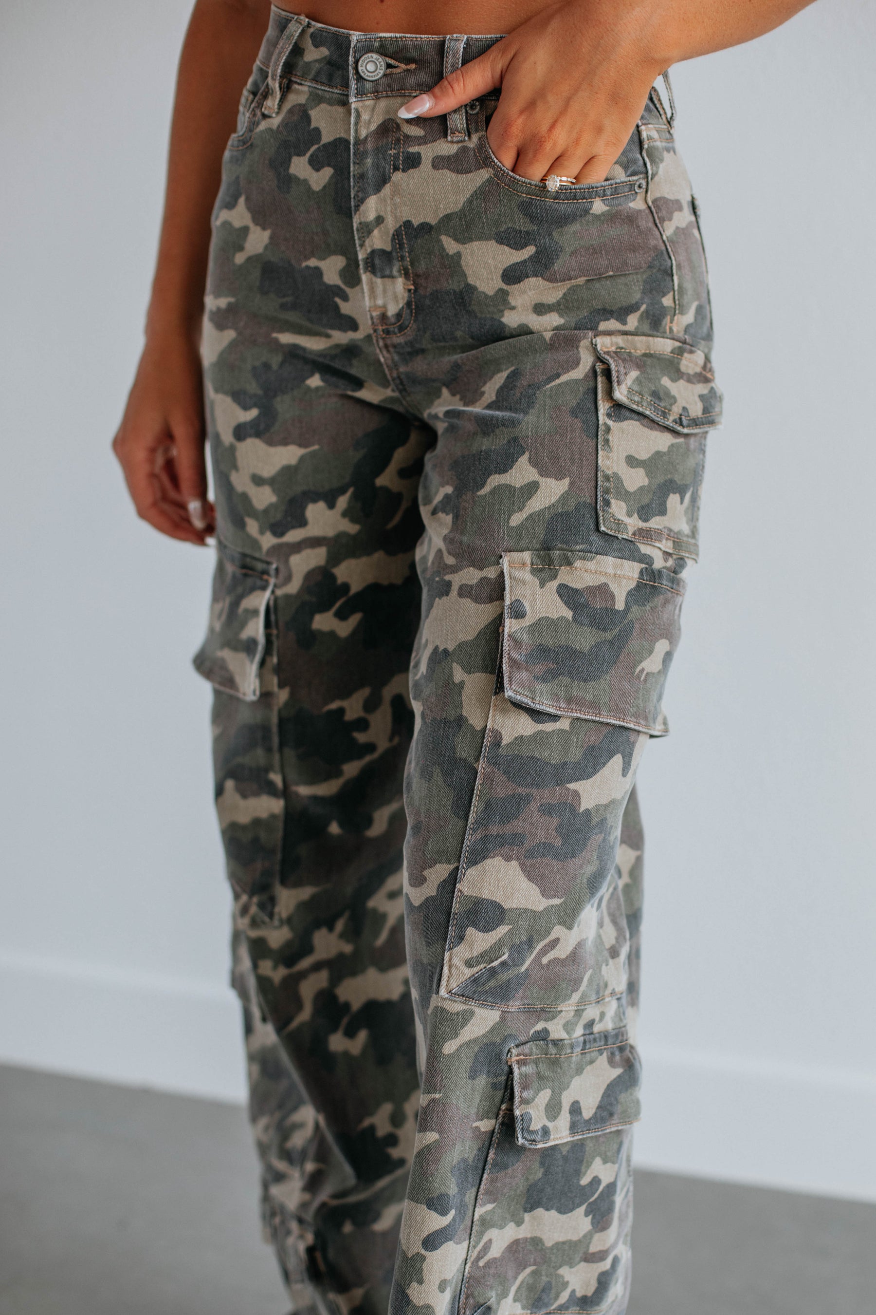 Nori Hidden Cargo Jeans - Camouflage – Wild Oak Boutique