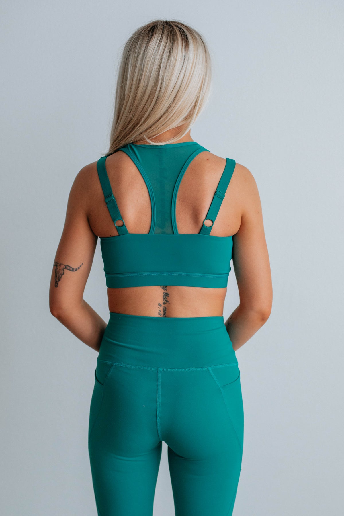 Zalen Sports Bra - Teal – Wild Oak Boutique